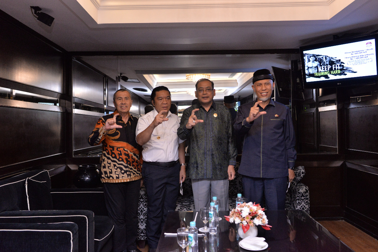 Gubernur Sumbar Paparkan Keterbukaan Informasi Publik di KI Pusat ...